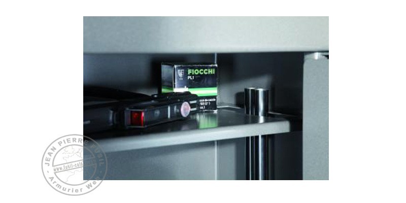 Strong cabinet for 5 long weapons : rifle, carbine, ammunition